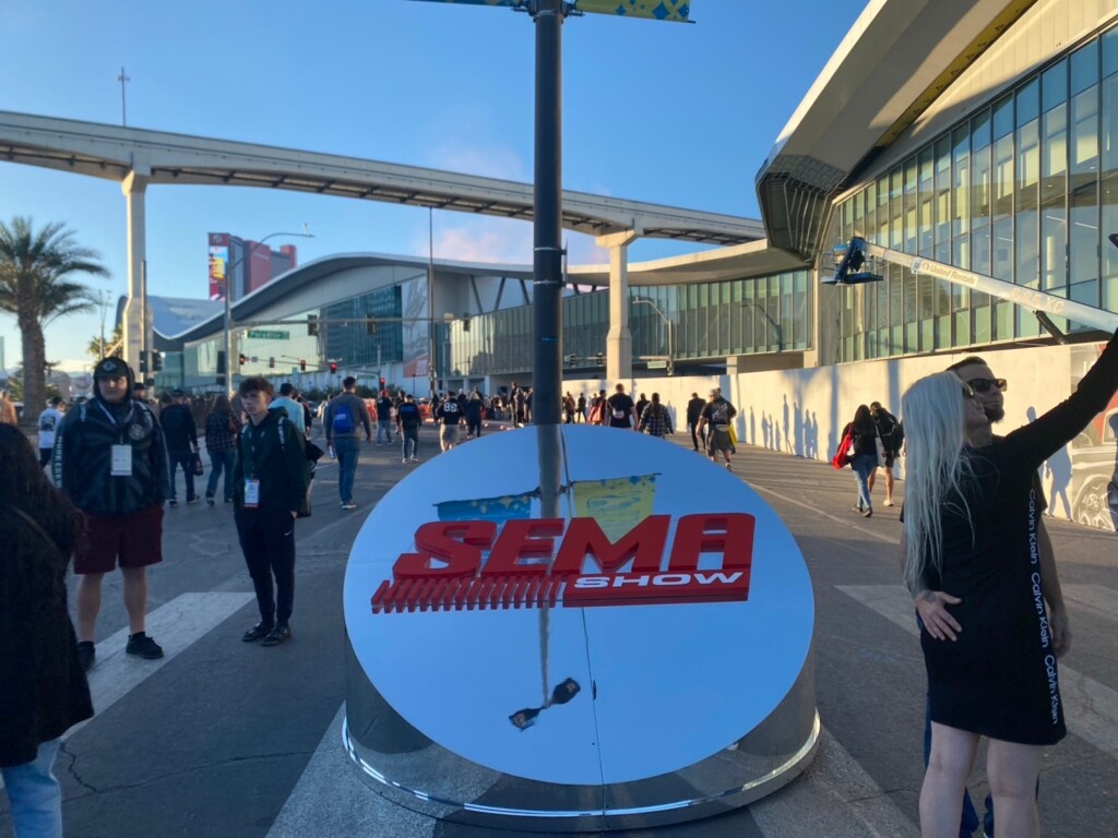実際に行かなきゃ分からない「SEMA 2024」の最新トレンド！ - ALESS MAGAZINE